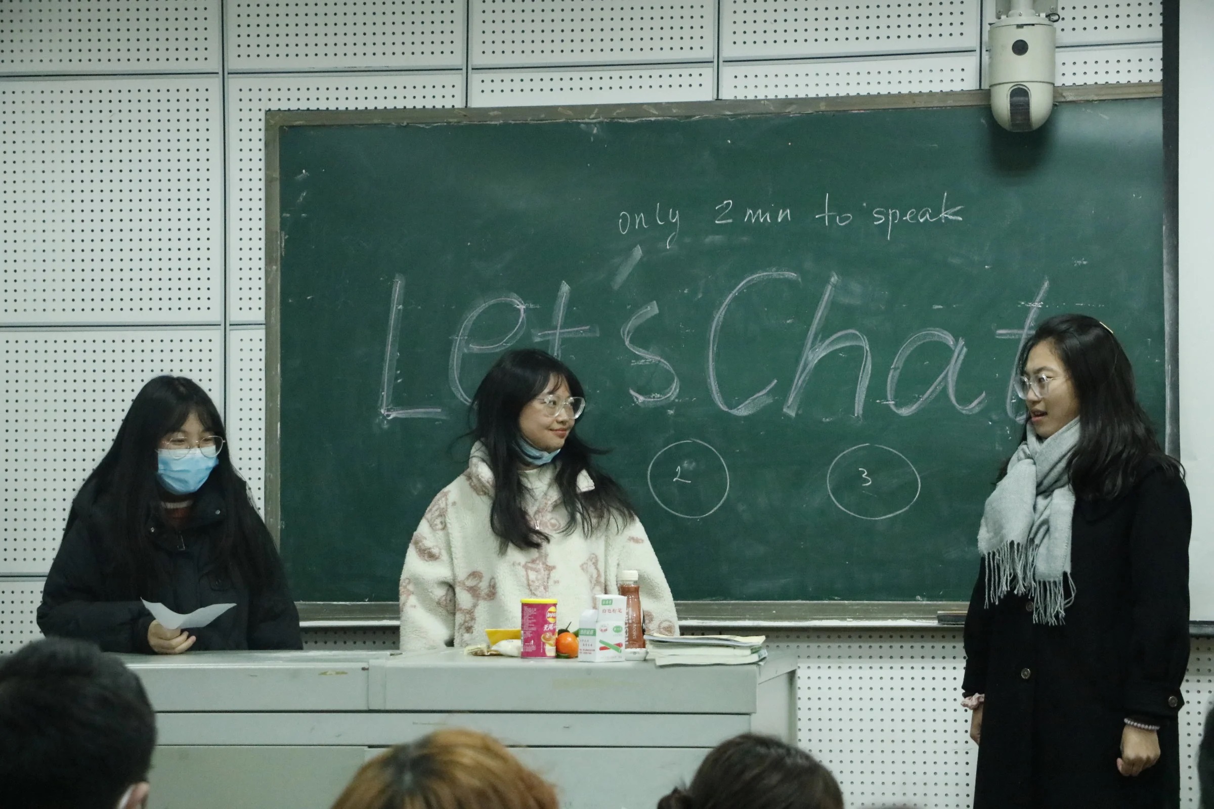 12月“Let's Chat”英语角特色外事交流活动顺利举行-四川文理学院外国语学院